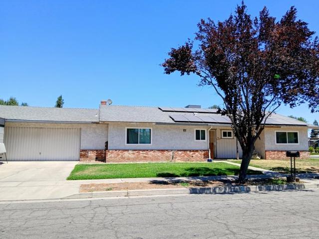 1820 E Ash Ave, Tulare, CA 93274