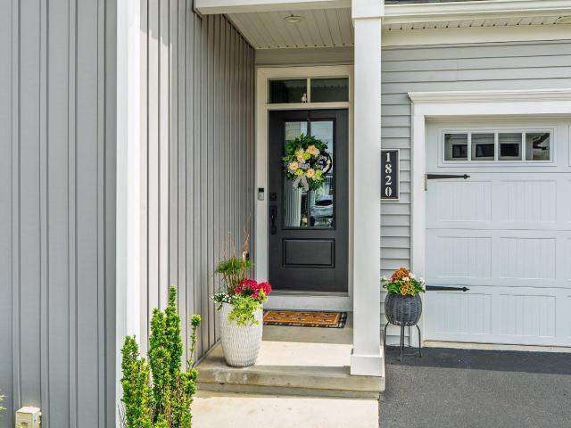 1820 Emerald Way
