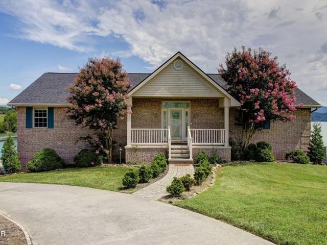 1820 Harbor Hills Ln, Dandridge, TN 37725