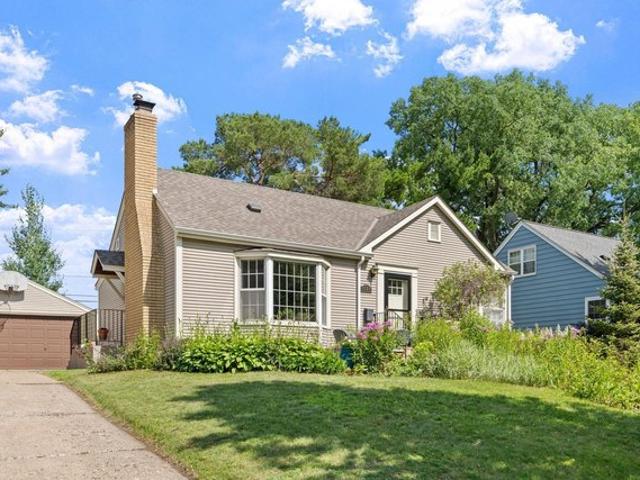 1820 Holton St, Falcon Heights, MN 55113