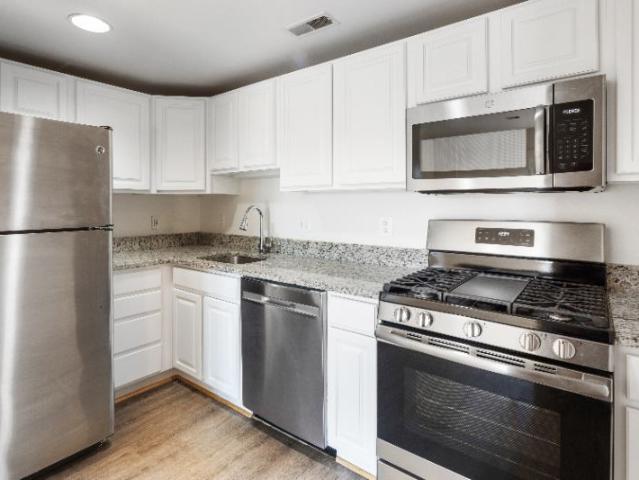 1820 Lancaster St Apt 1A in Fells Point