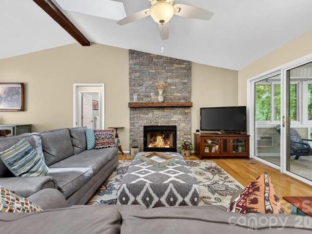 1820 Riverview Court