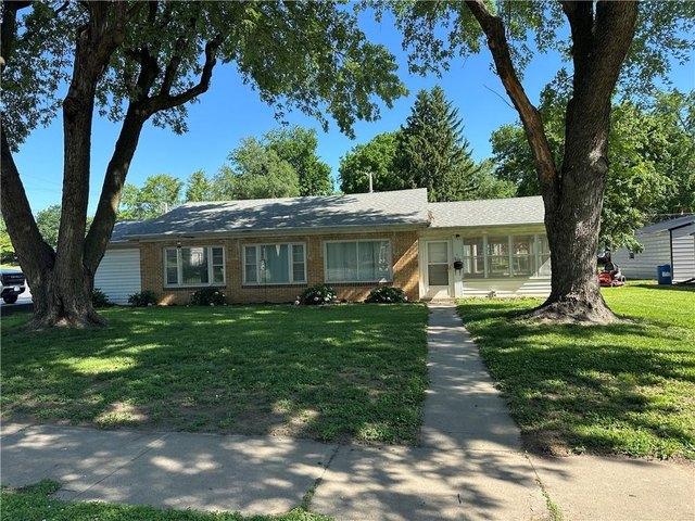 1820 South St, Lexington, MO 64067