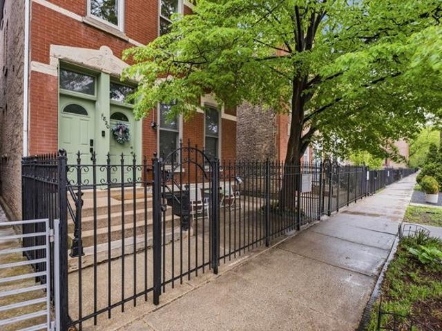 1820 W Superior St Apt 2R, Chicago, IL 60622