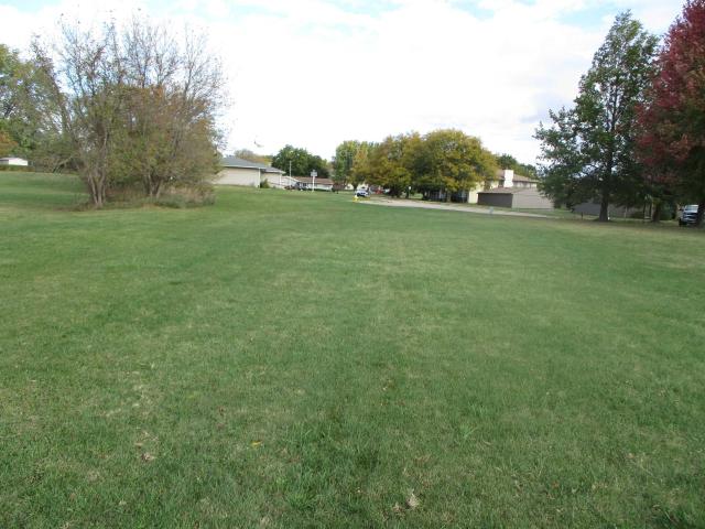 1820 Yellow Creek Ct, Freeport, IL 61032 | MLS #202506 | Compass