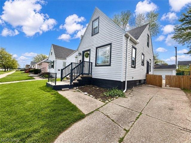 18213 Puritas Ave, Cleveland, OH 44135