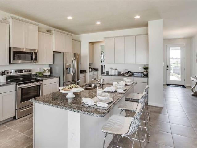 18214 Thistleberry Pl, Lakewood Ranch, FL 34211 | MLS #A4685