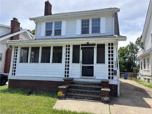 18214 Windward Rd, Cleveland, OH 44119