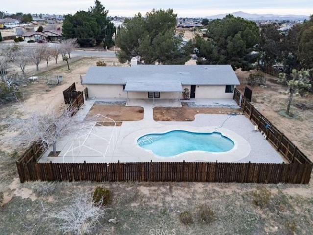 18215 Fresno St, Hesperia, CA 92345
