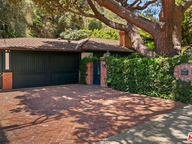 1821 Mandeville Canyon Road