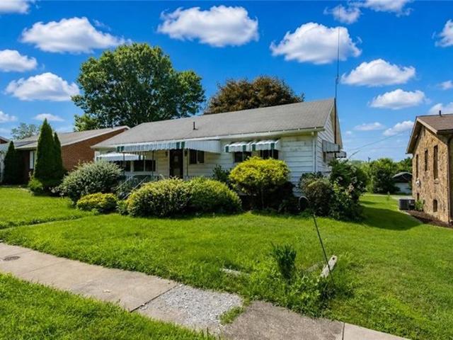 1821 Moore Ave, Apollo, PA 15613