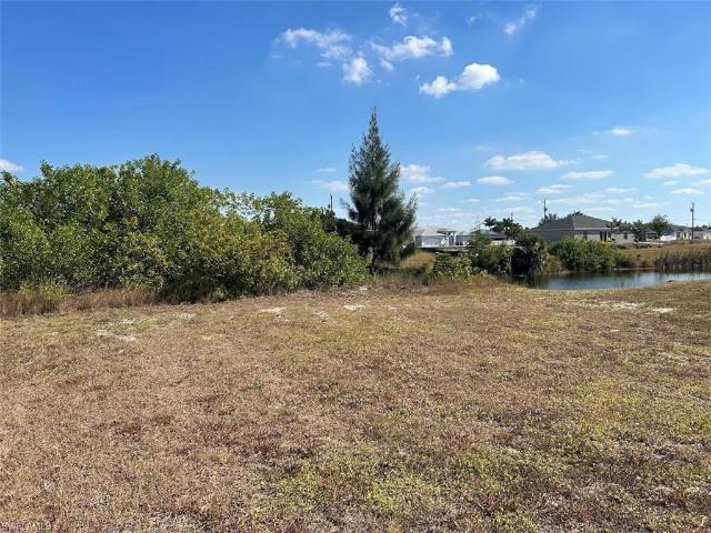 1821 NW 7th Ave, Cape Coral, FL 33993 | MLS #225080
