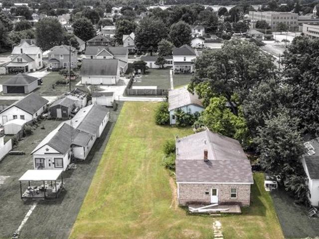 1821 Ohio Ave, Connersville, IN 47331