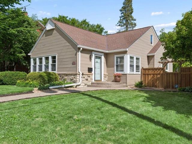 1821 Bohland Ave, Saint Paul, MN 55116