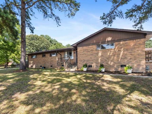 1821 E Lakeview Dr, Benton, AR 72015