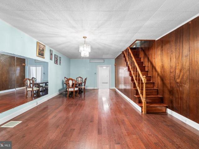 1821 E Sergeant Street