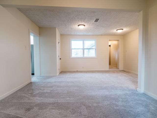 1821 E Stop 10 Road
