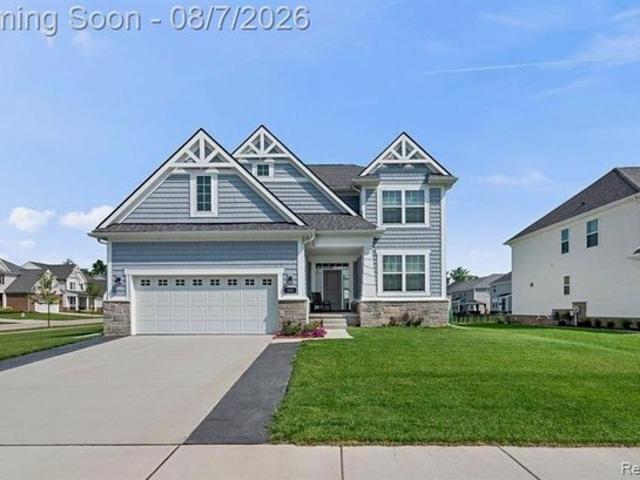 1821 Emerald Ln, Wixom, MI 48393