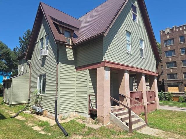 1821 Grandview Blvd, Sioux City, IA 51105