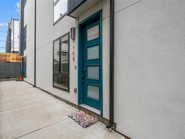 1821 Irving Street # 104