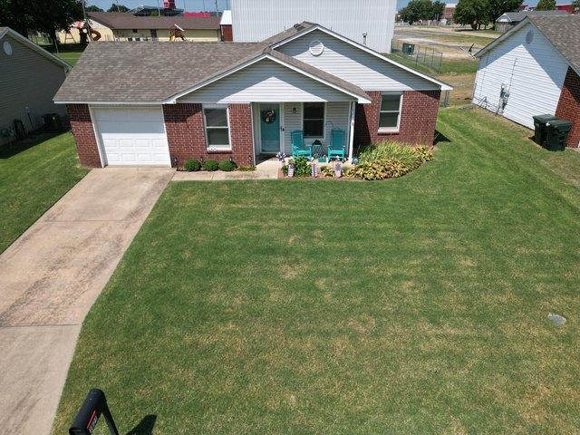 1821 Lexington Rd, Claremore, OK 74017