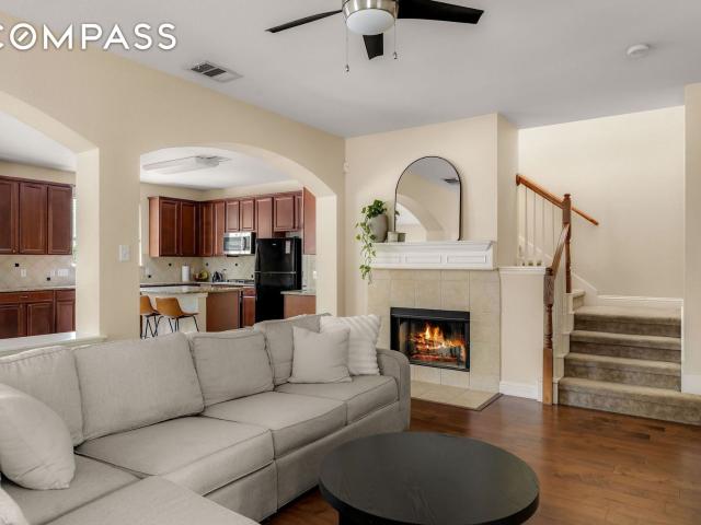 1821 Village Oak Ct, Austin, TX
