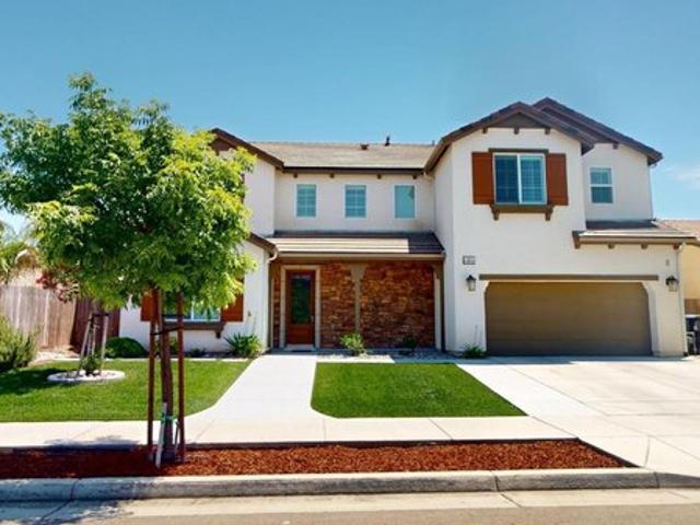 1821 W Corvina Ave, Visalia, CA 93291