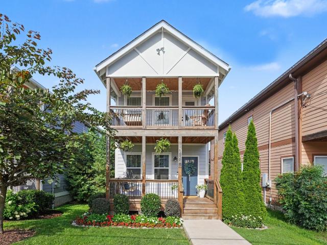 1821B 14th Ave N