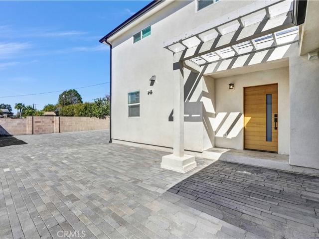 18221 Chatsworth St, Unit A, Northridge, CA 91326 | MLS #SR26045 | Compass