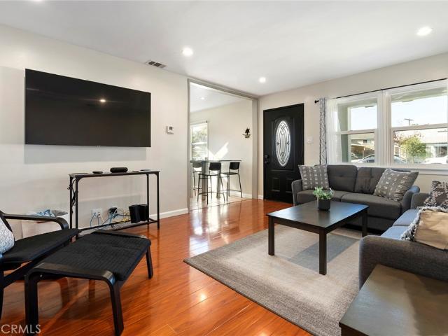 18228 Regina Avenue
