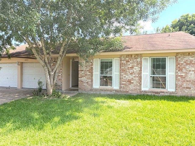 1822 Oaklawn St, Sugar Land, TX 77498