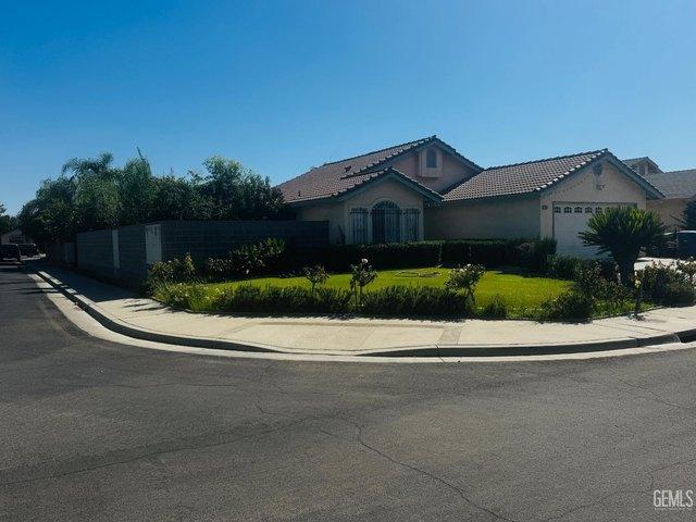 1822 Cascade Ave, Delano, CA 93215