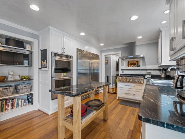 1822 Cherry Lane