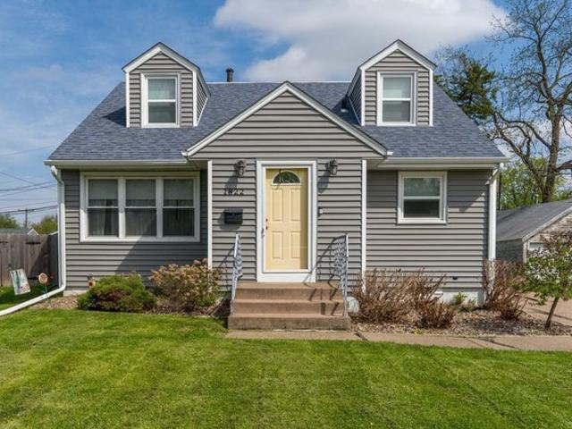 1822 Cody St, Bettendorf, IA 52722