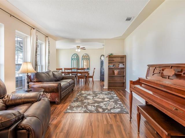 1822 E Cedar Elm Drive