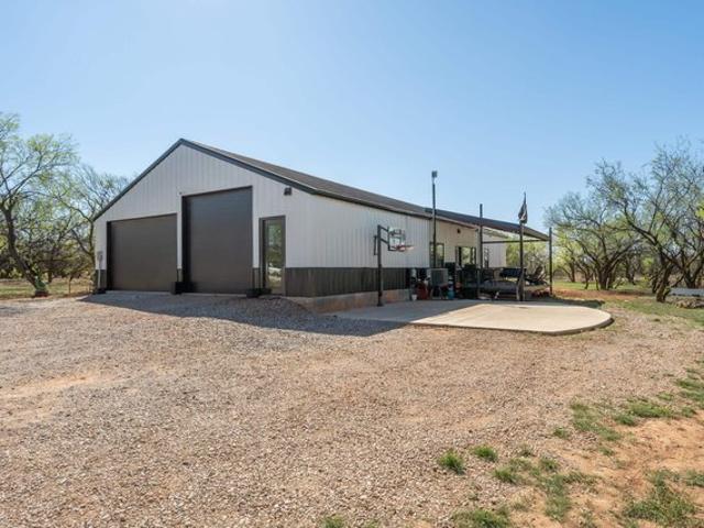 1822 FM 368 N, Iowa Park, TX 76367