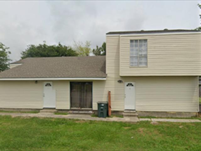 1822 Fox Run Drive unit, 2 beds, 1 full and 1 half bath