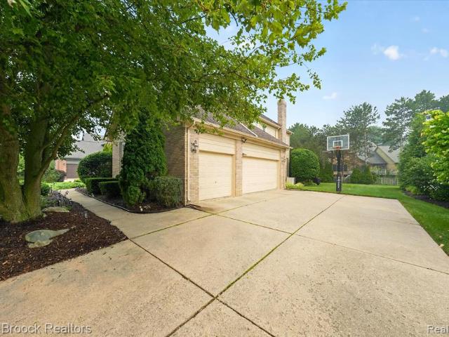 1822 Lexington Drive