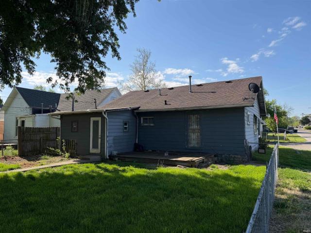 1822 W 7th Street