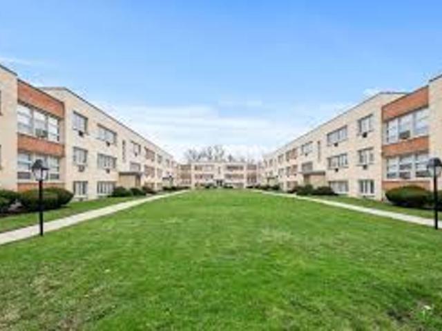 1822 1838 W 107th St