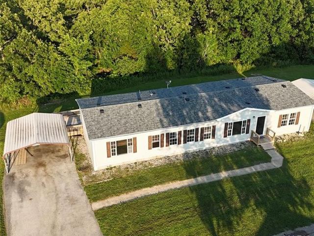 18233 Loyalty Ln, Saint Robert, MO 65584