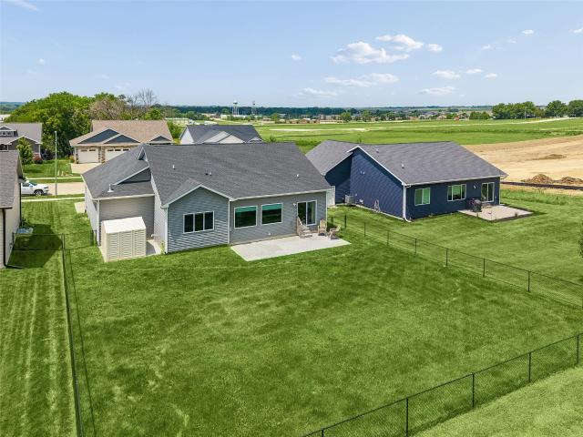1823 Crabapple Lane
