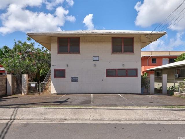 1823 Democrat St, Honolulu, HI 96819
