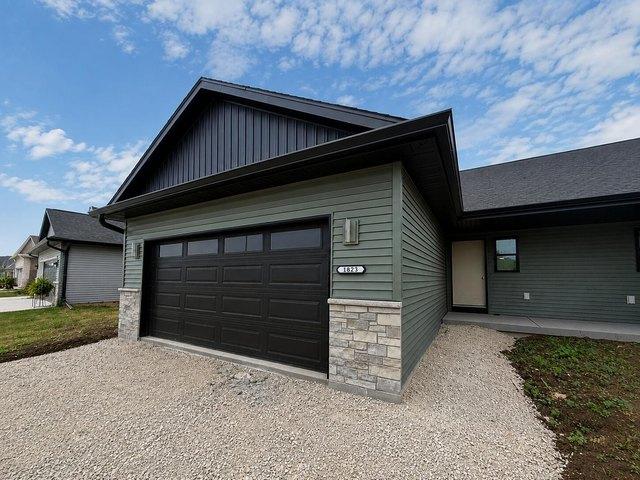 1823 Fairlawn Ct, North Fond du Lac, WI 54937