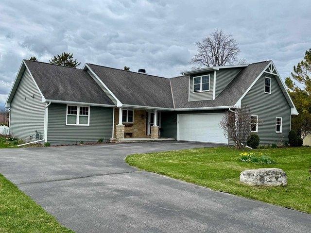 1823 Kentucky St, Sturgeon Bay, WI 54235