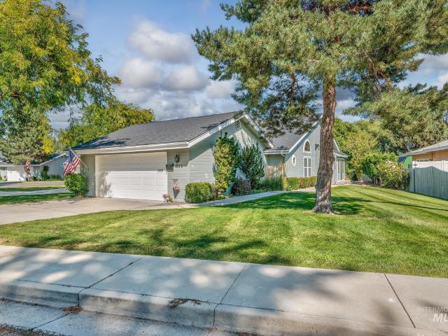 1823 Ray Ave