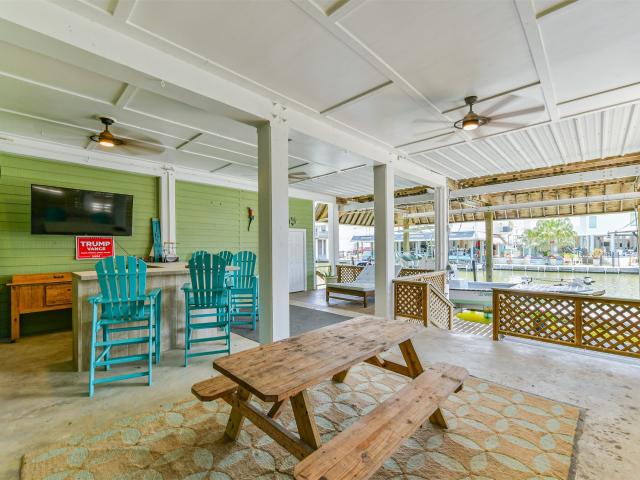 1823 Tiki Drive