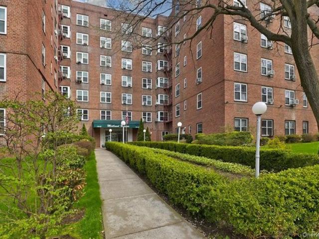 182 25 Wexford Ter Unit 505, Jamaica, NY 11432