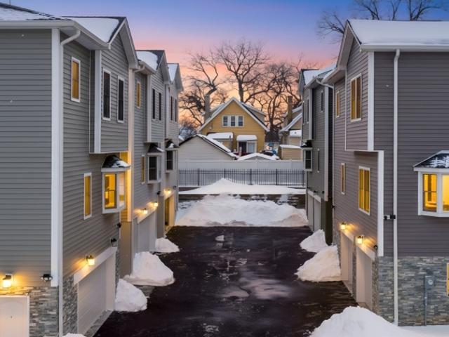 182 A E 25th Street