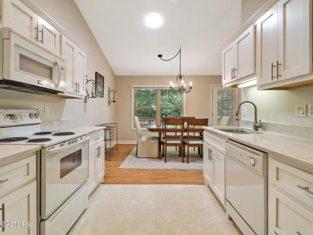 182 Berkshire Loop